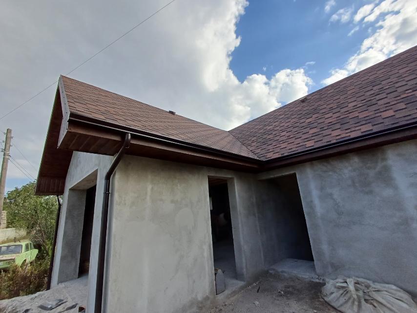 Acoperiș de la zero din șindrilă bituminoasă în Dubăsarii Vechi — MONTACO